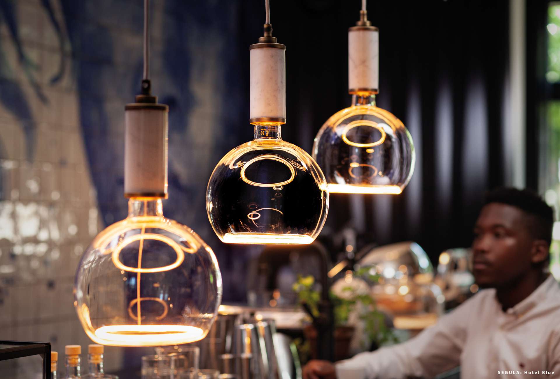 Segula LED Floating Globe 125 smokey - Producten - Loods 5